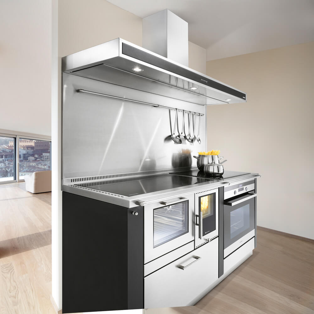 Pertinger Kochherd mit Holz - Ofenwelten Küblis